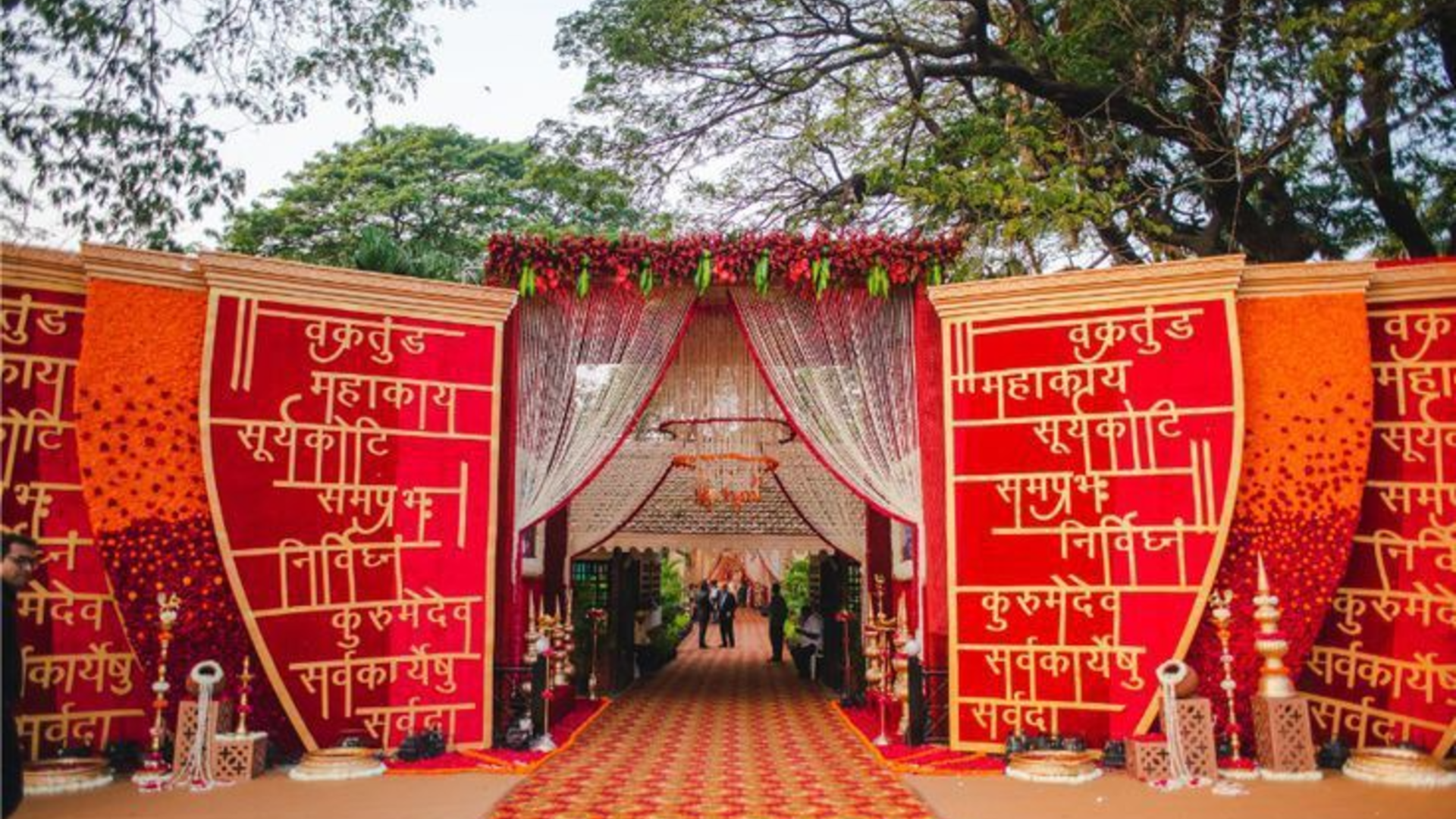 20 Best Wedding Tent Decoration Ideas for Your Big Day